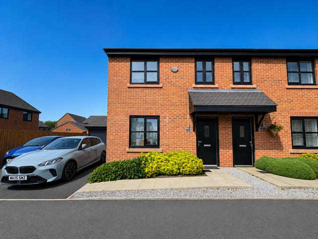 3 bedroom semi detached house for sale