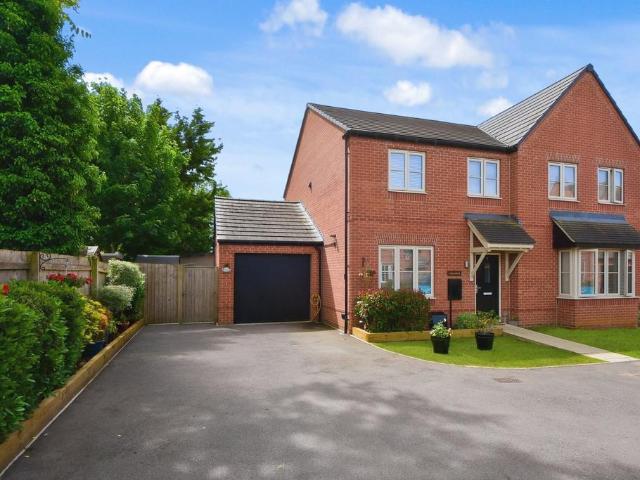 3 bedroom semi detached house for sale