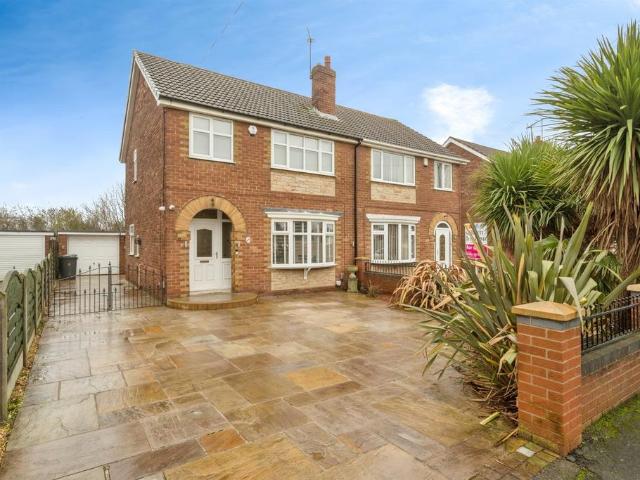 3 bedroom semi detached house for sale