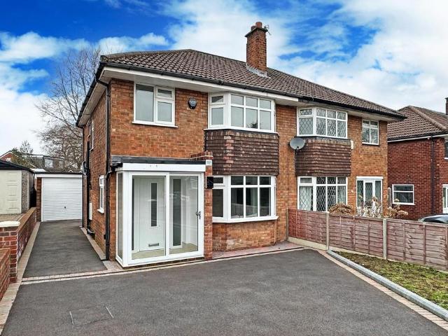3 bedroom semi detached house for sale