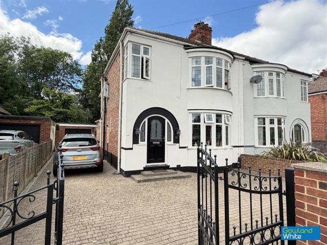 3 bedroom semi detached house for sale