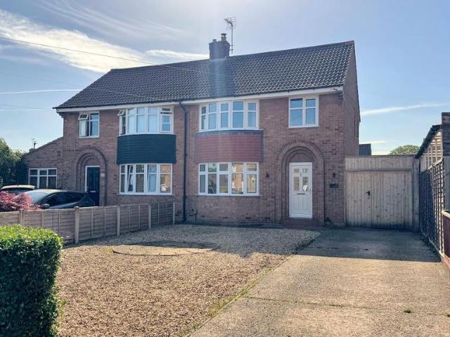 3 bedroom semi detached house for sale