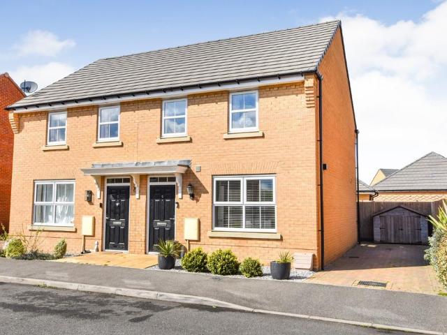 3 bedroom semi detached house for sale