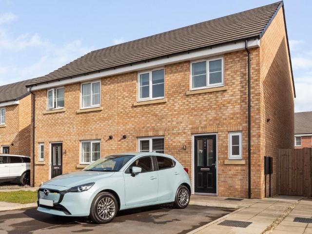 3 bedroom semi detached house for sale