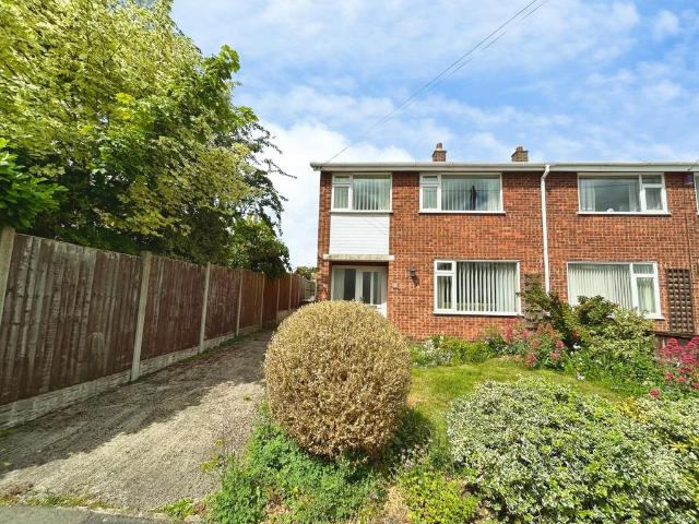 3 bedroom semi detached house for sale