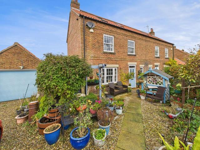 3 bedroom semi detached house for sale
