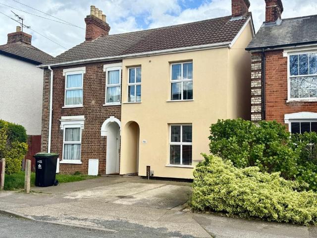 3 bedroom semi detached house for sale