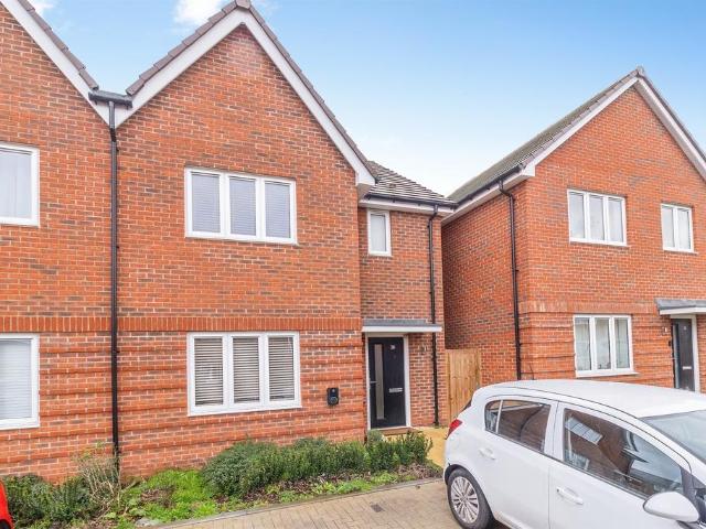 3 bedroom semi detached house for sale