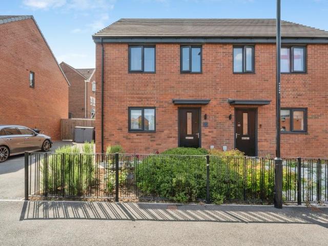 3 bedroom semi detached house for sale