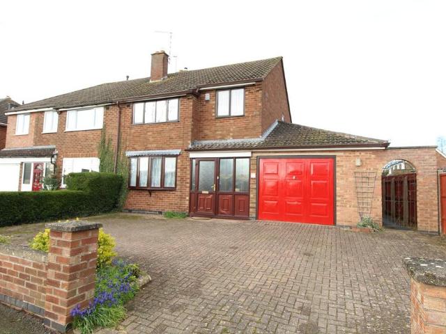 3 bedroom semi detached house for sale