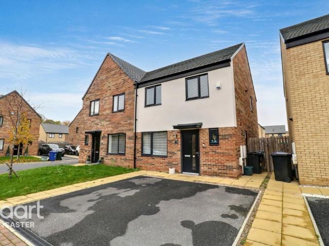 3 bedroom semi detached house for sale