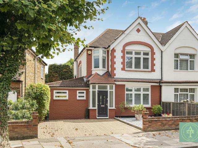 3 bedroom semi detached house for sale