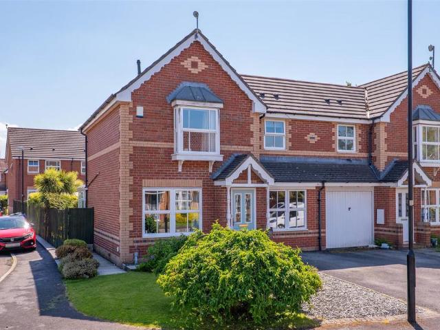 3 bedroom semi detached house for sale