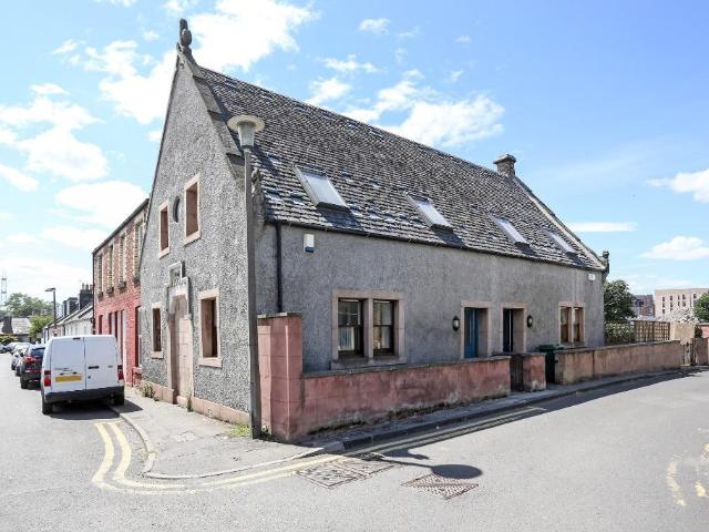 3 bedroom cottage for sale