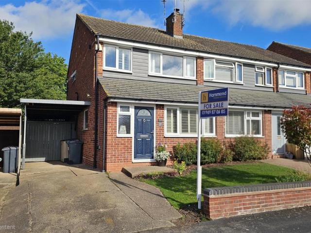 3 bedroom semi detached house for sale