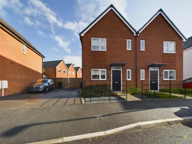 3 bedroom semi detached house for sale