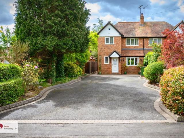 3 bedroom semi detached house for sale
