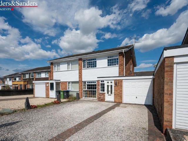 3 bedroom semi detached house for sale