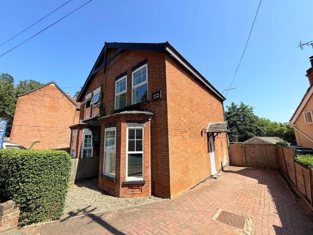 3 bedroom semi detached house for sale