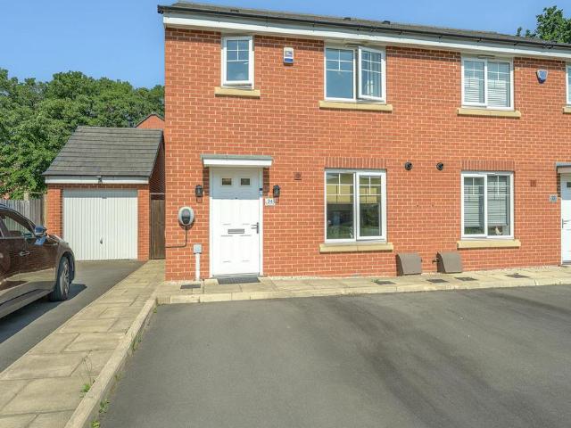 3 bedroom semi detached house for sale