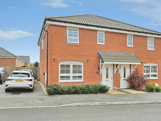 3 bedroom semi detached house for sale
