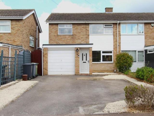 3 bedroom semi detached house for sale
