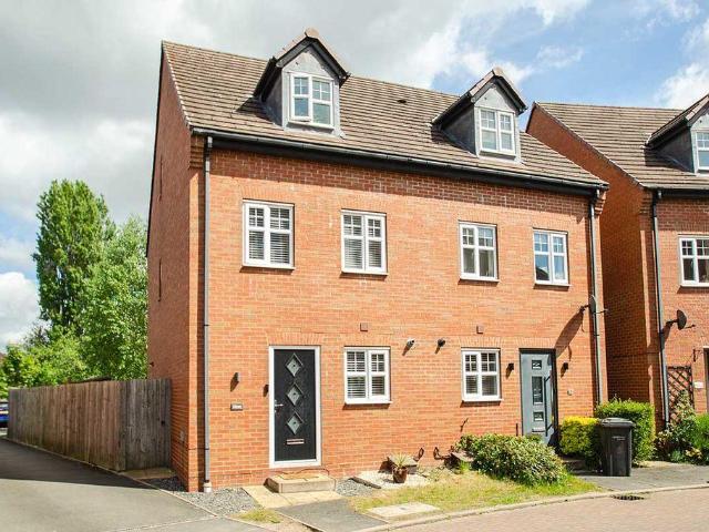 3 bedroom semi detached house for sale