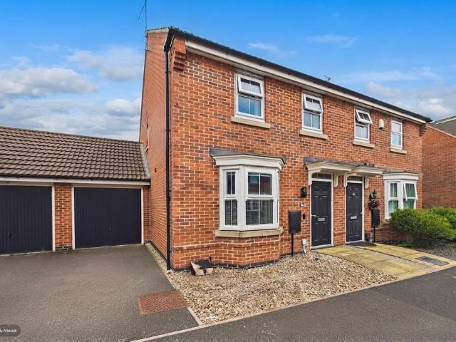 3 bedroom semi detached house for sale