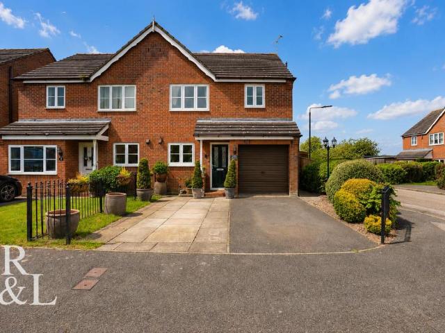 3 bedroom semi detached house for sale
