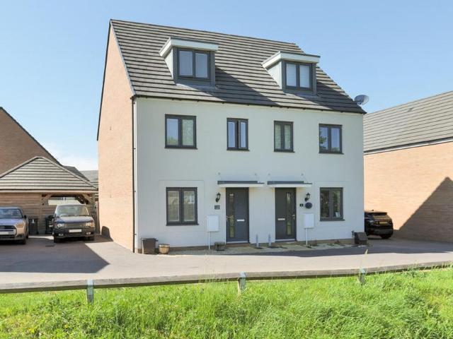 3 bedroom semi detached house for sale
