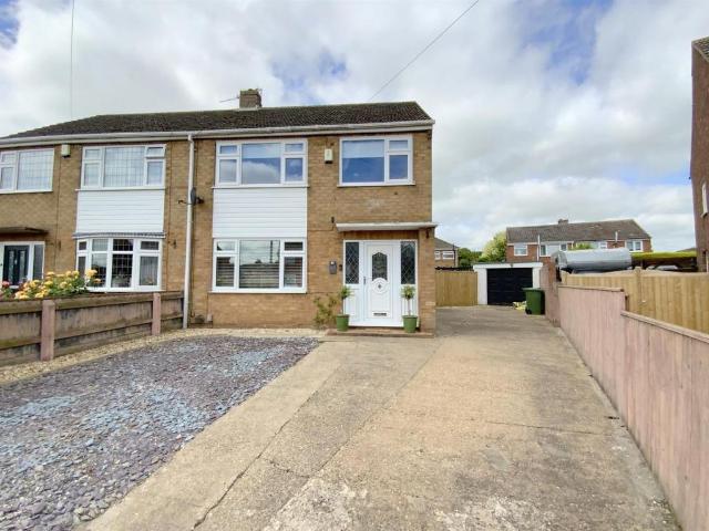 3 bedroom semi detached house for sale