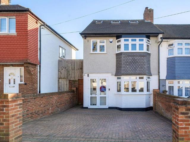 3 bedroom semi detached house for sale