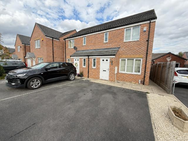 3 bedroom semi detached house for sale