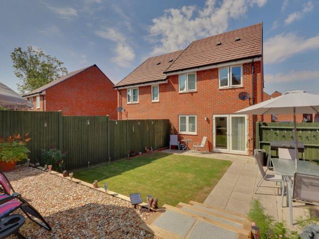3 bedroom semi detached house for sale