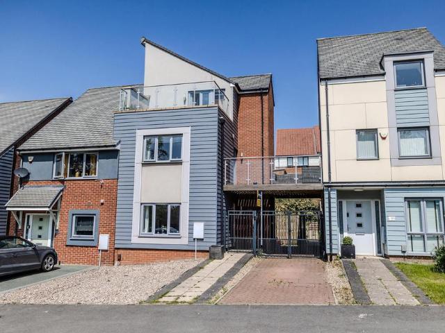 3 bedroom semi detached house for sale