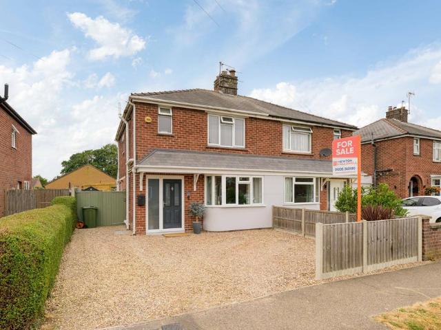 3 bedroom semi detached house for sale