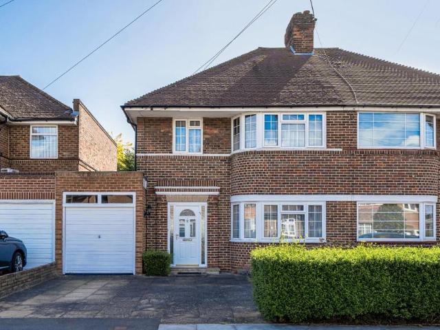 3 bedroom semi detached house for sale