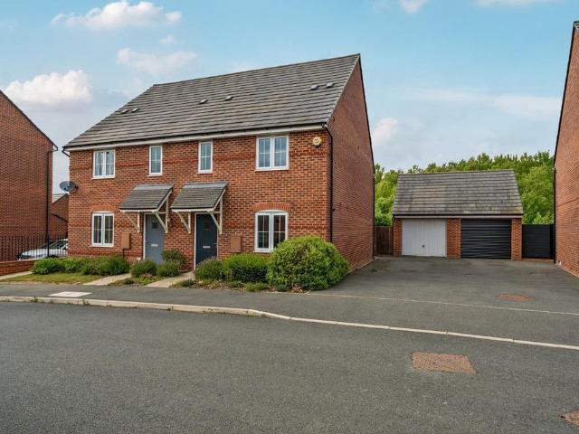 3 bedroom semi detached house for sale
