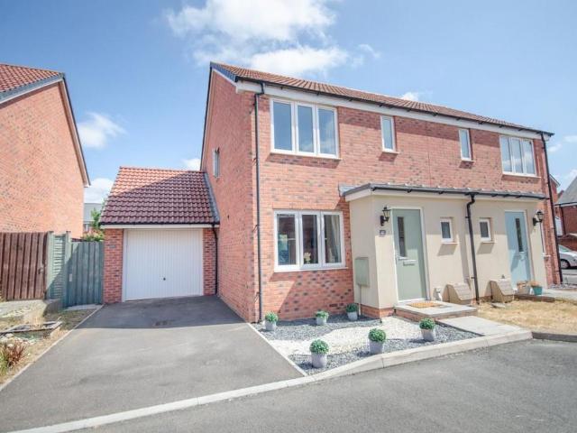 3 bedroom semi detached house for sale