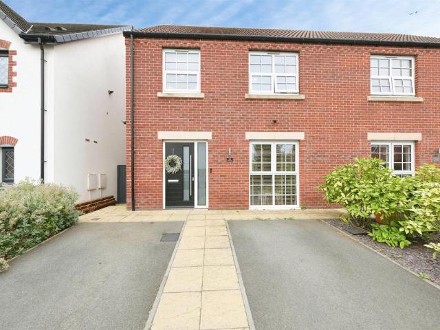 3 bedroom semi detached house for sale