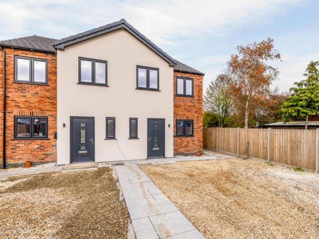 3 bedroom semi detached house for sale