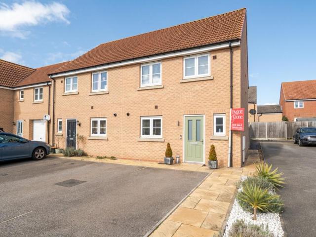 3 bedroom semi detached house for sale