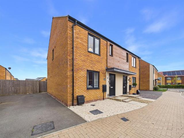 3 bedroom semi detached house for sale