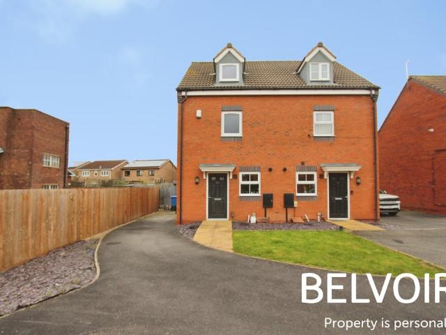 3 bedroom semi detached house for sale