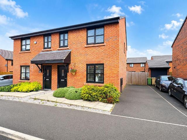 3 bedroom semi detached house for sale