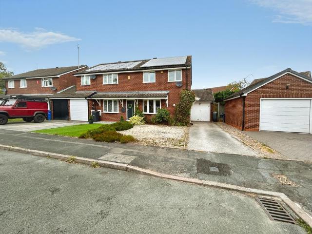 3 bedroom semi detached house for sale
