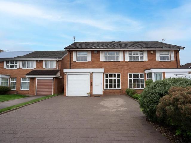 3 bedroom semi detached house for sale