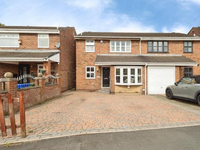 3 bedroom semi detached house for sale
