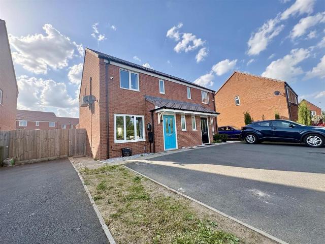3 bedroom semi detached house for sale