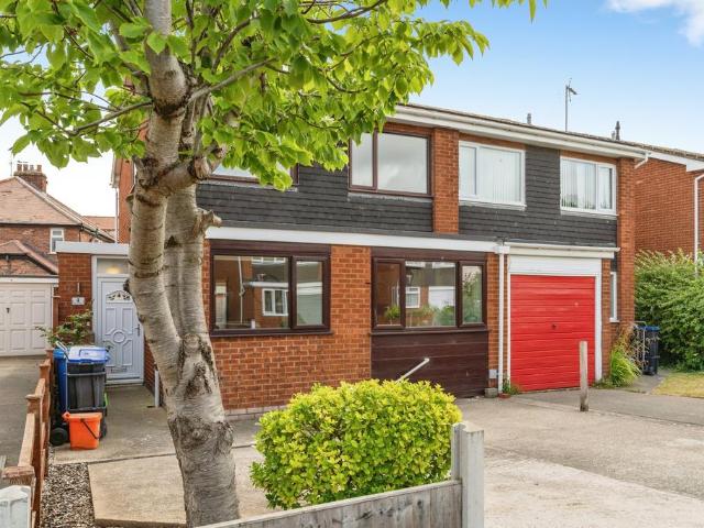 3 bedroom semi detached house for sale